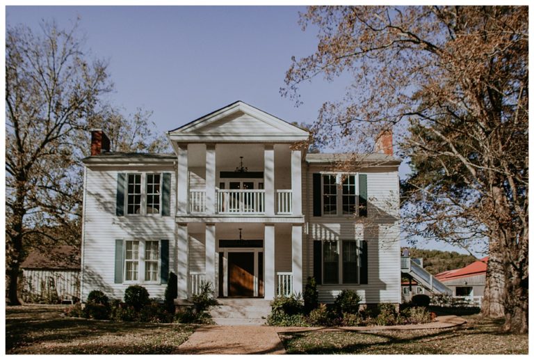 Nashville Wedding at Drakewood Farm - Andrew + Angie - darcyferris.com